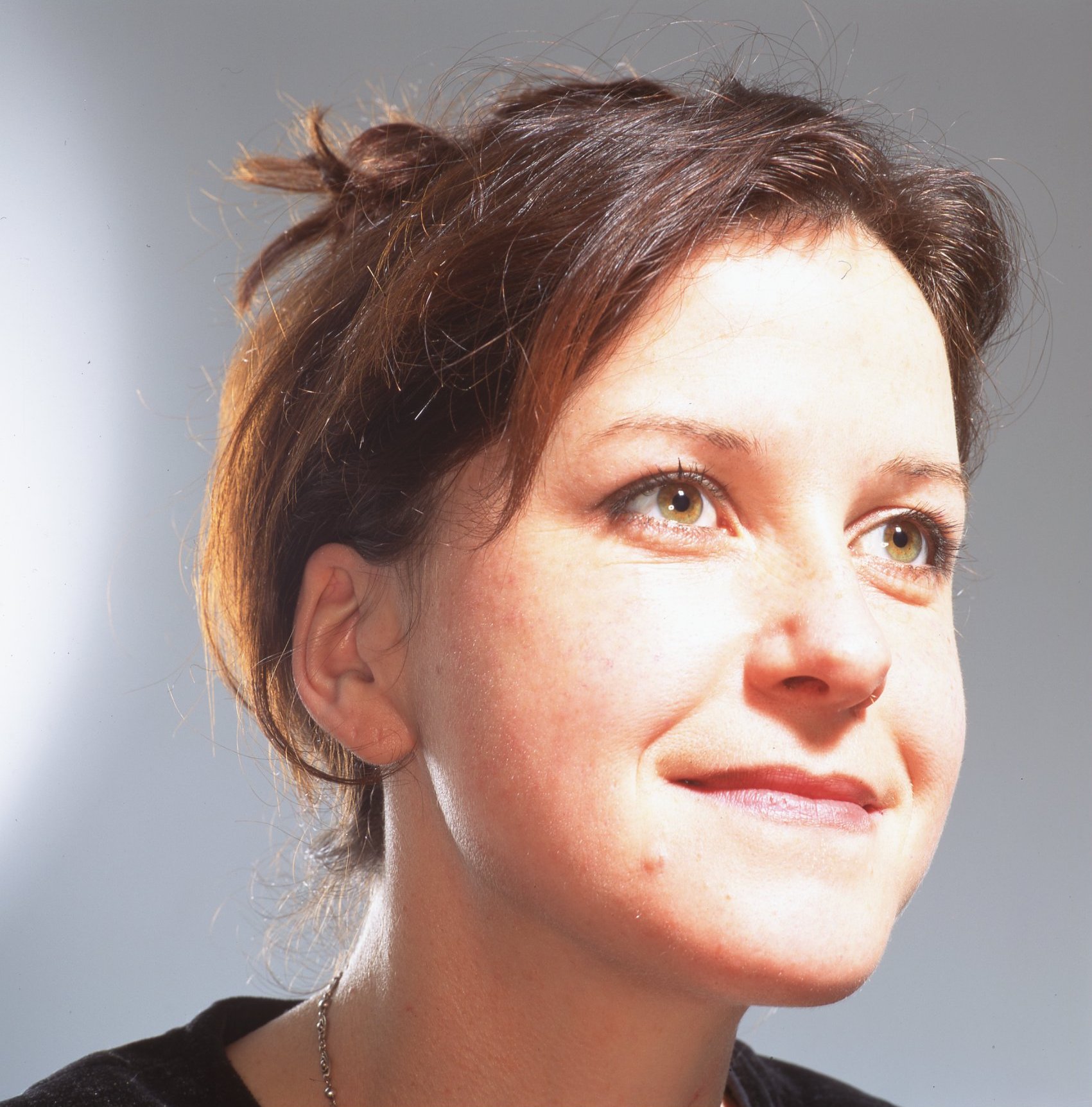 Nicola Hicks – adrianflowersarchive.com