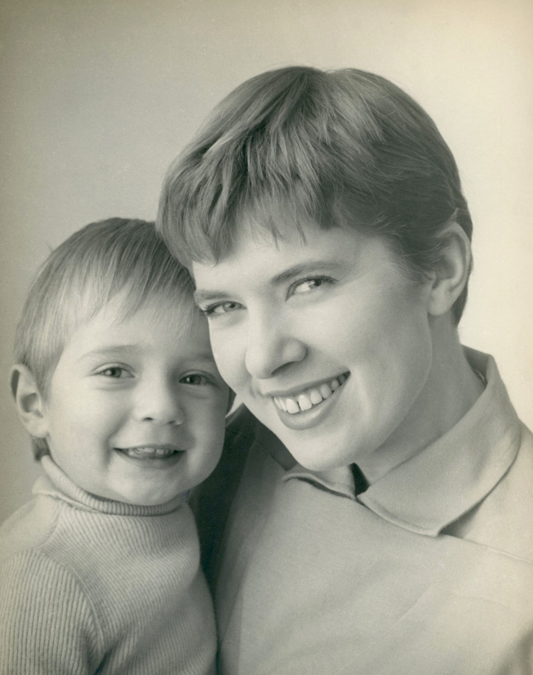 adrianflowersarchive.com – Adrian Flowers Archive of Photography