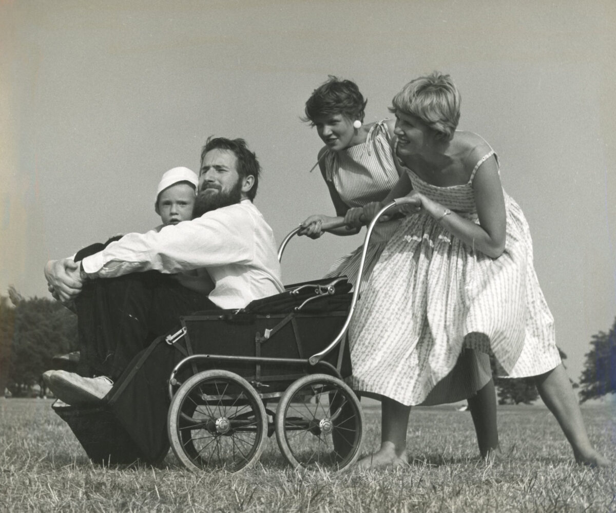 adrianflowersarchive.com – Adrian Flowers Archive of Photography