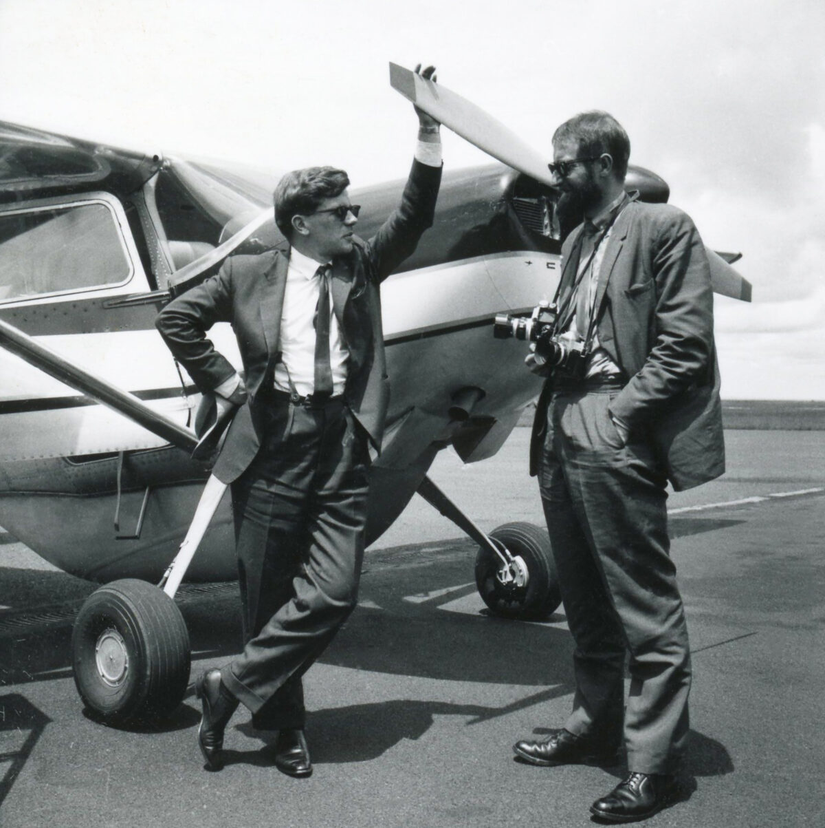 adrianflowersarchive.com – Adrian Flowers Archive of Photography